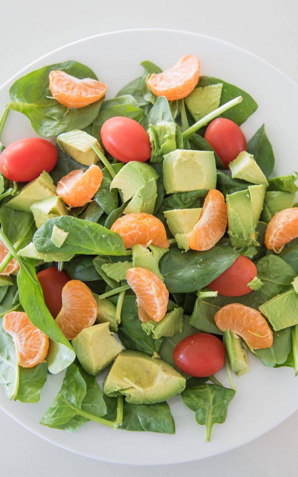 Espinacas baby, mandarinas, aguacate y tomatitos cherry | Cute Healthy